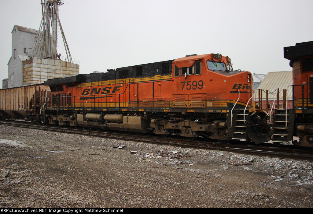 BNSF 7599